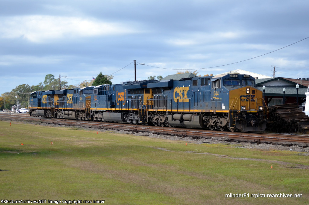 CSX 944